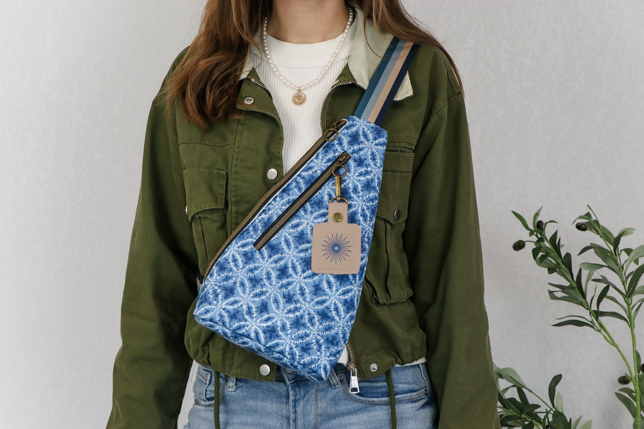 A Sporty Sling Bag Ready for Everyday Adventures – Sallie Tomato