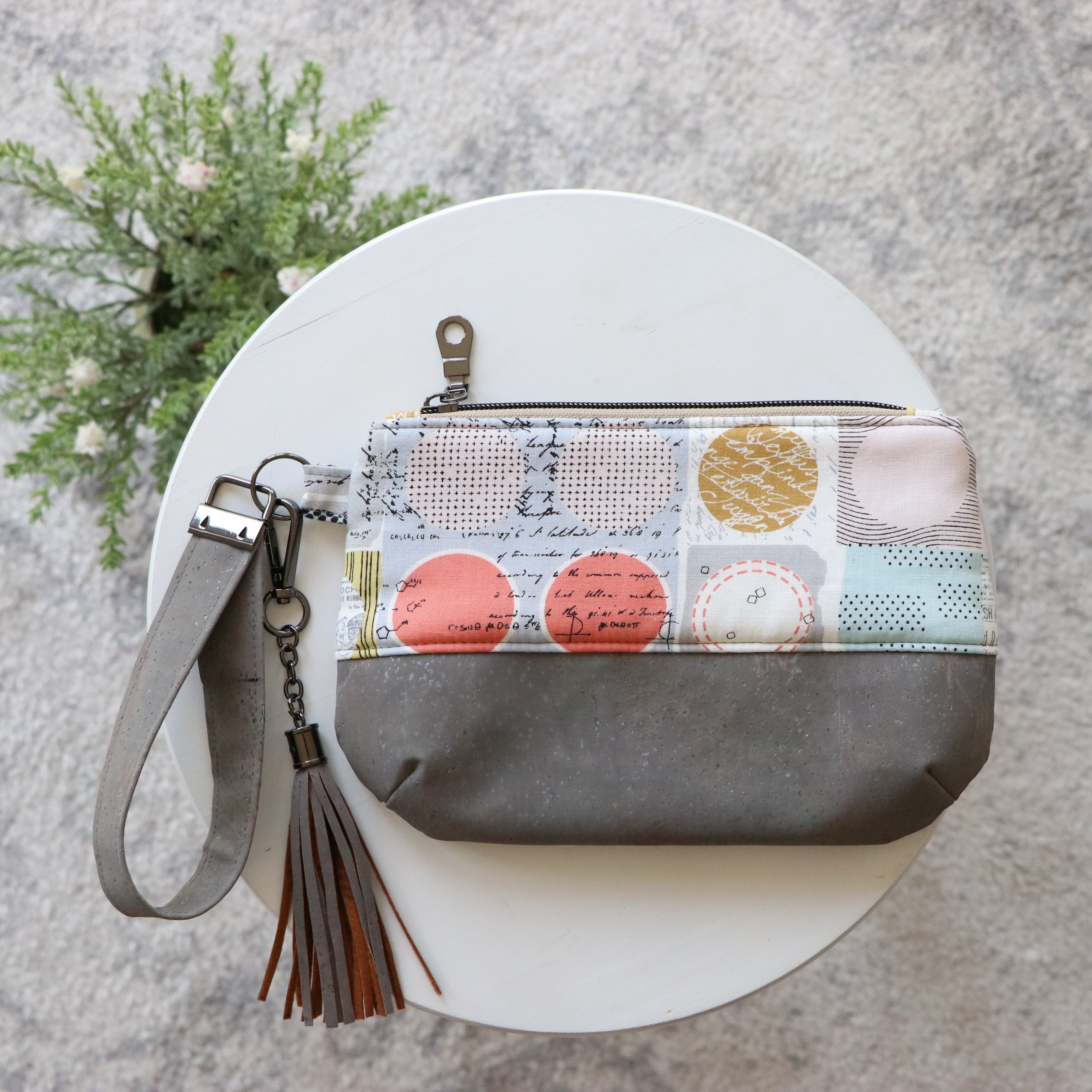 Sample Sale-Dorothy Wristlet- Moda Celestial – Sallie Tomato