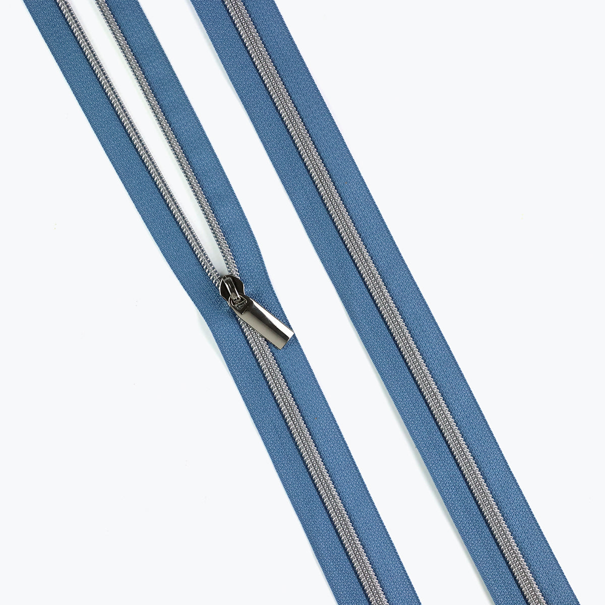 Maya Blue Nylon Coil Zippers – Sallie Tomato